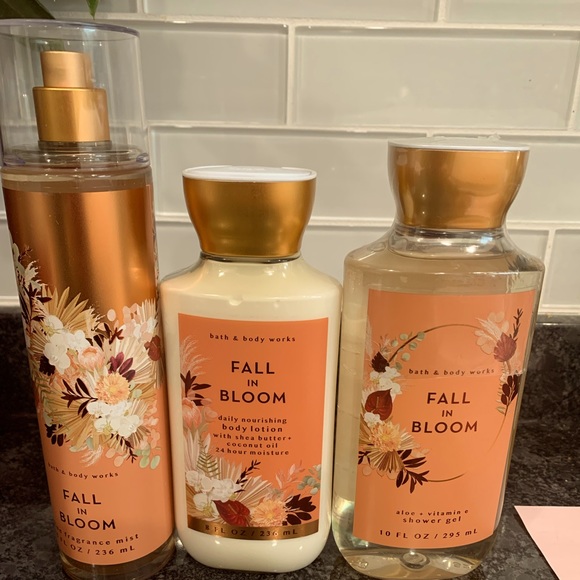 Bath & Body Works | Bath & Body | Fall In Bloom Bundle Shower Gel ...
